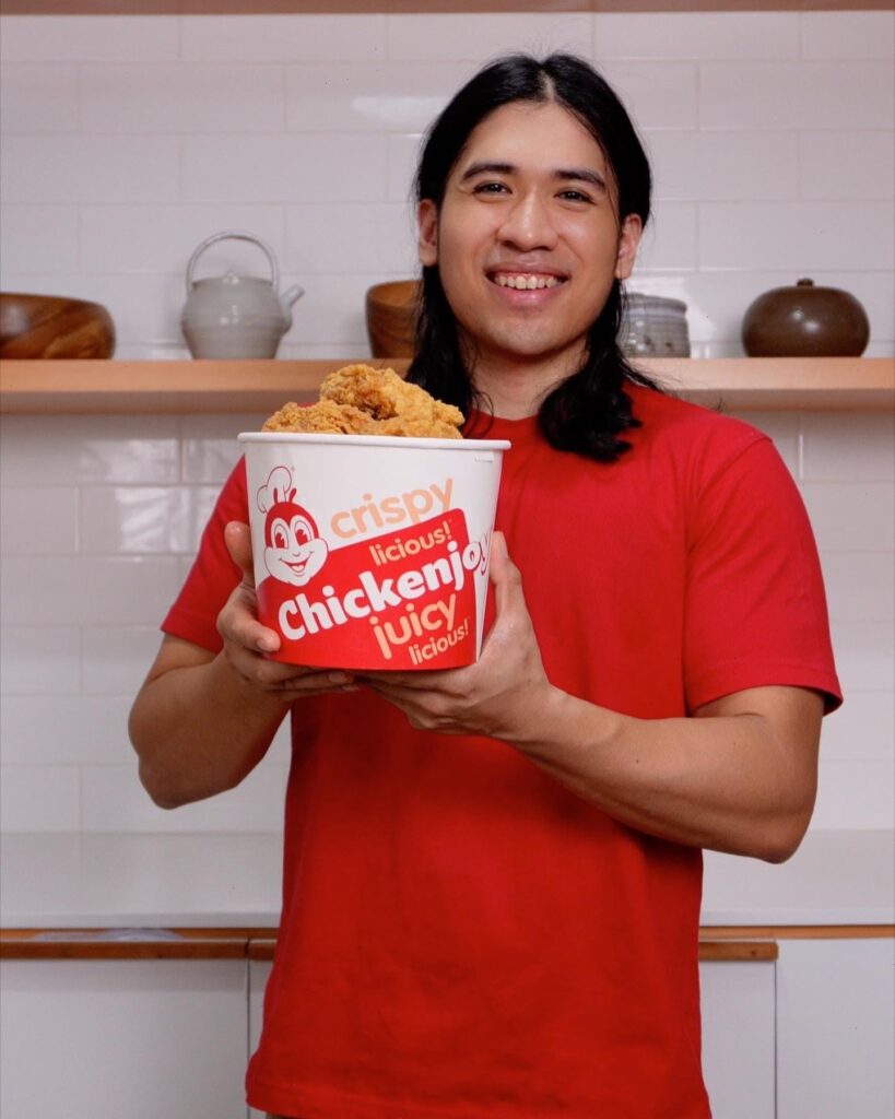 TikTok Star Jujumao: Carving His Culinary Path Amid Artistic Heritage