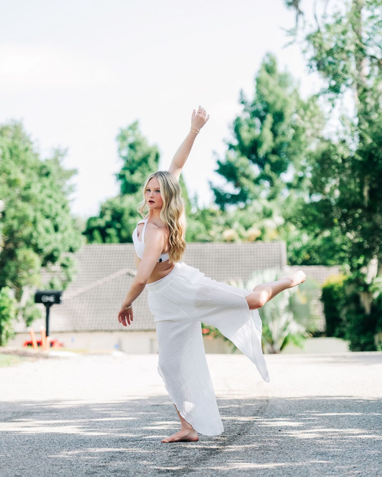 10 Simple Dance Poses For A Photoshoot