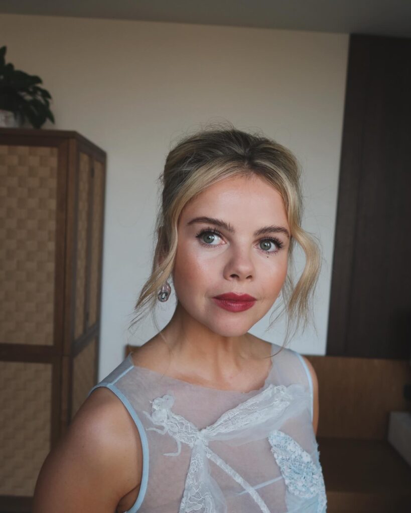 Saoirse Monica Jackson Biography: Age, Bio, Boyfriend, Movies